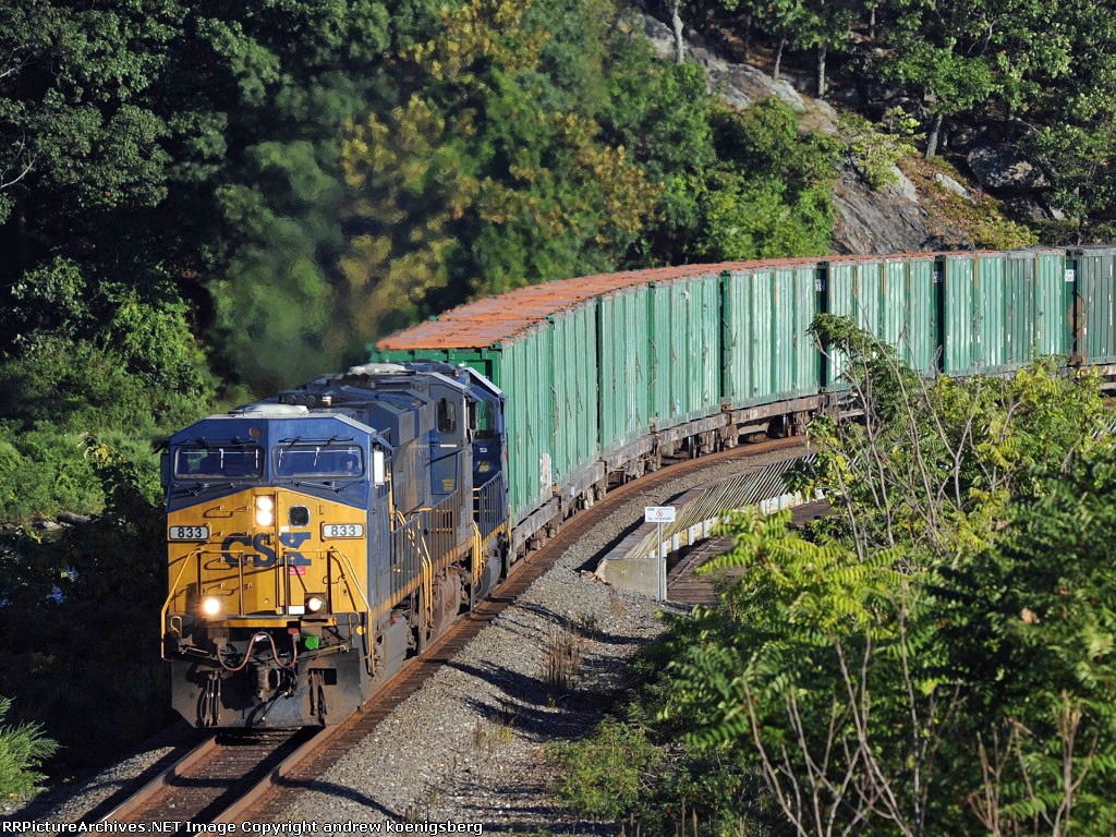 CSX GE ES44AC 833
